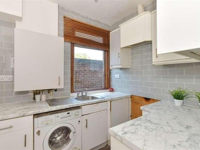 3 bed flat for sale