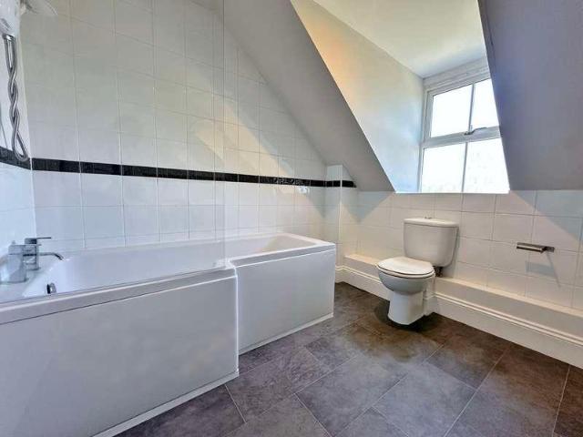 3 bed flat for sale
