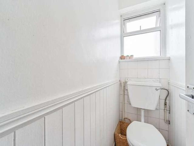 3 bed flat for sale