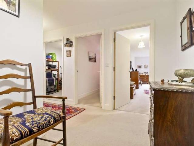 3 bed flat for sale