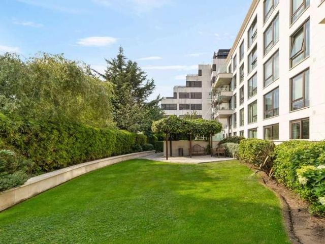 3 bed flat for sale