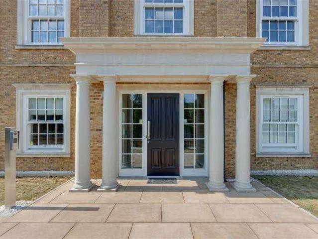 3 bed flat for sale