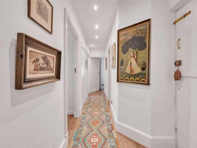 3 bed flat for sale