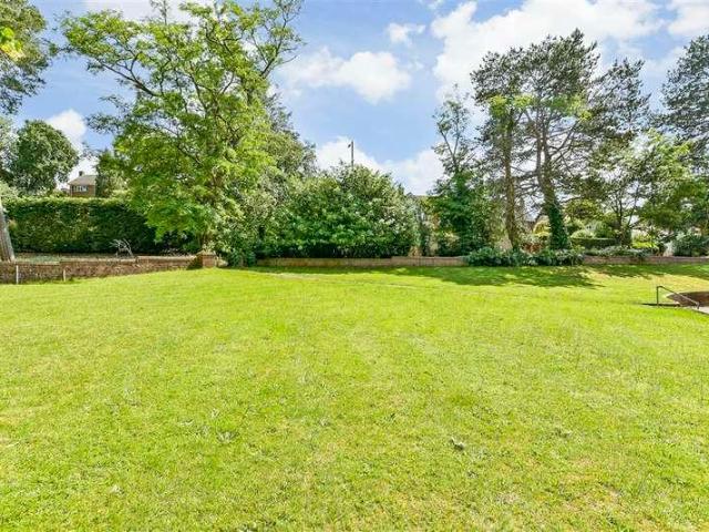 3 bed flat for sale