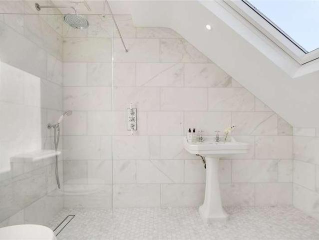 3 bed flat for sale