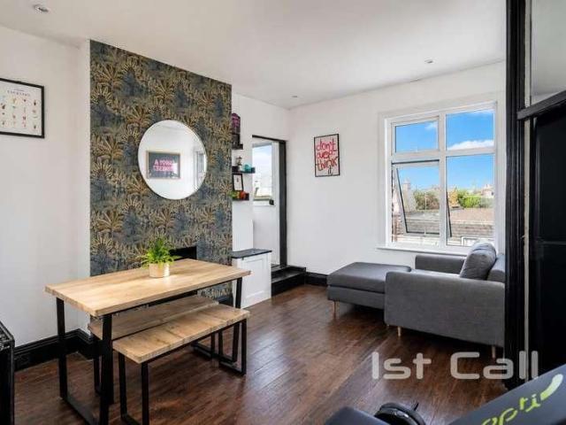 3 bed flat for sale