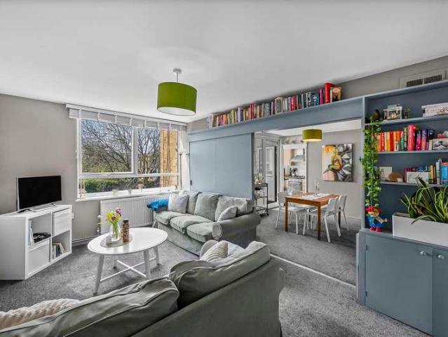3 bed flat for sale