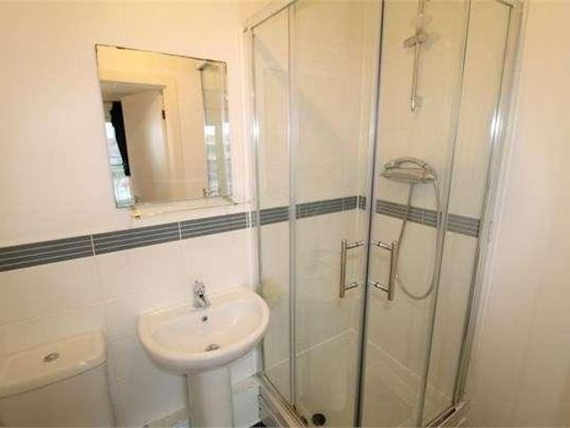 3 bed flat for sale