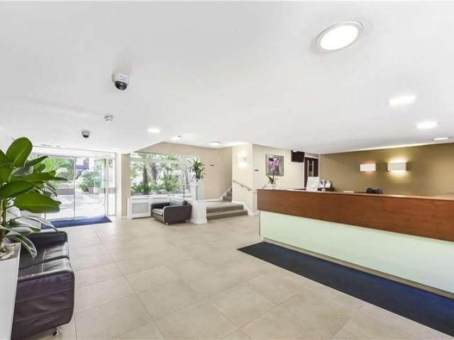 3 bed flat for sale