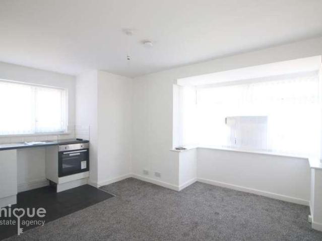 3 bed flat for sale