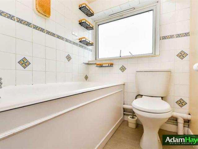 3 bed flat for sale
