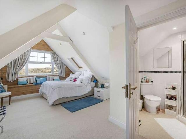 3 bed flat for sale
