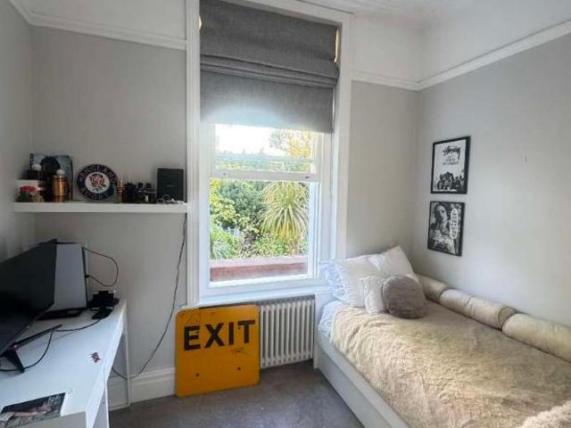 3 bed flat for sale