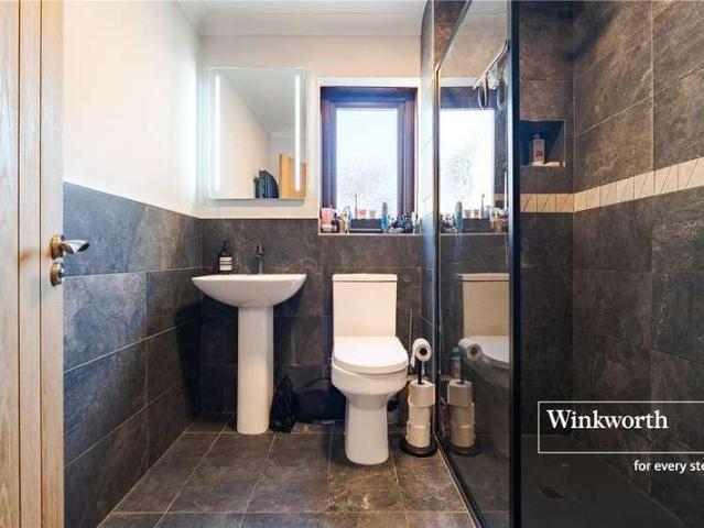 3 bed flat for sale