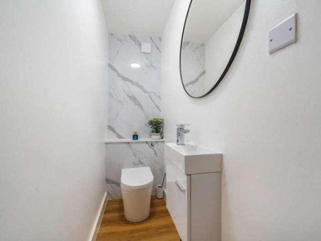 3 bed flat for sale