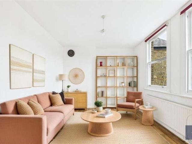 3 bed flat for sale