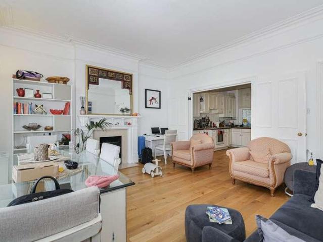3 bed flat for sale