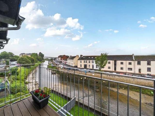 3 bed flat for sale