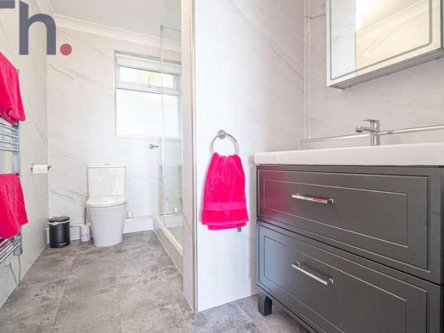 3 bed flat for sale