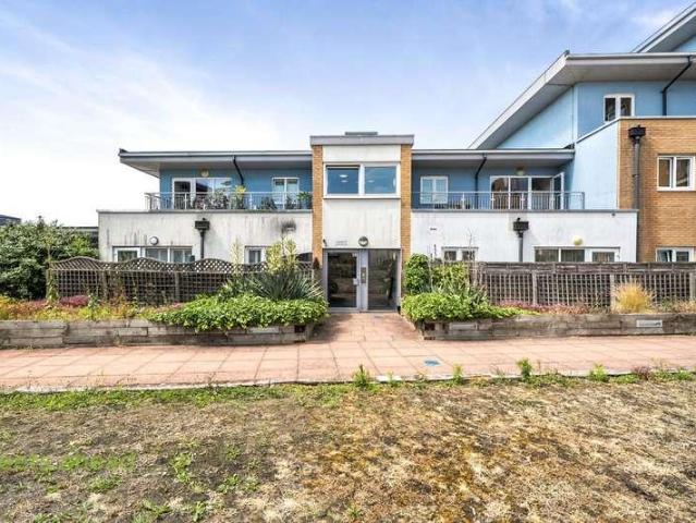 3 bed flat for sale