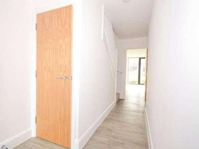 3 bed flat for sale
