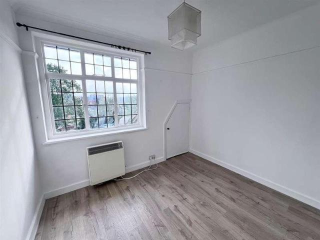 3 bed flat for sale