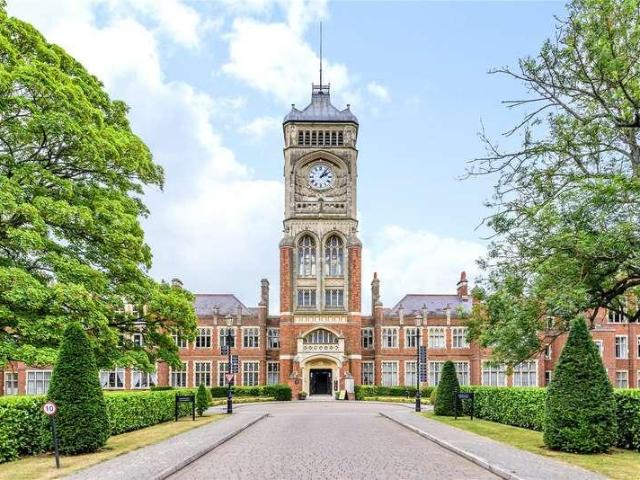 3 bed flat for sale