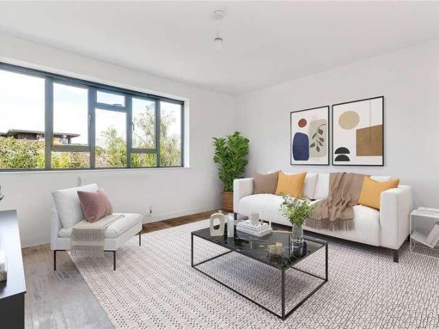 3 bed flat for sale