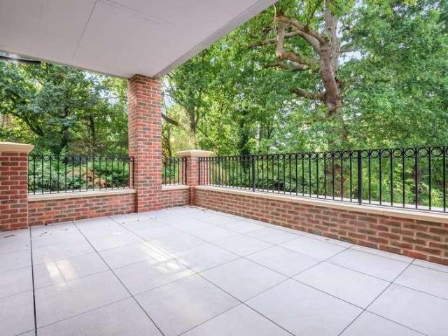 3 bed flat for sale