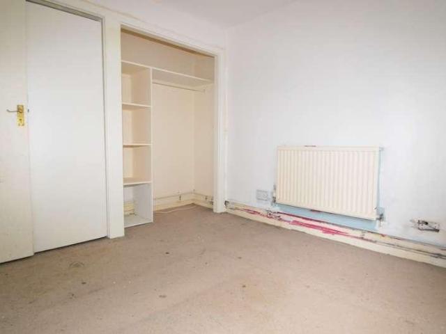 3 bed flat for sale