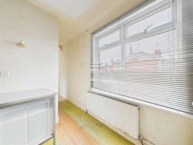 3 bed flat for sale