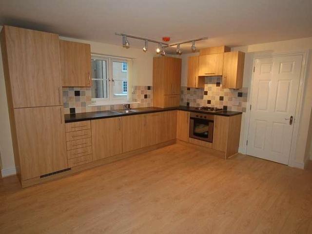 3 bed flat for sale