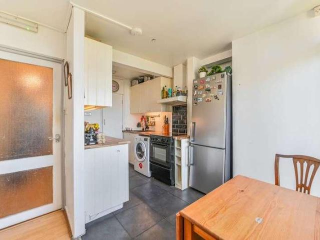 3 bed flat for sale