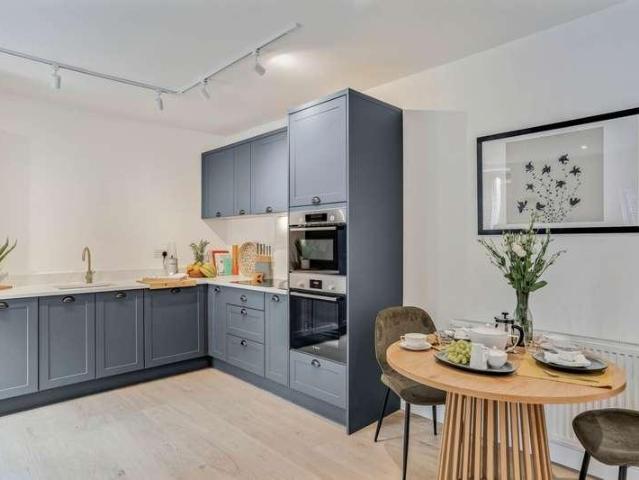 3 bed flat for sale