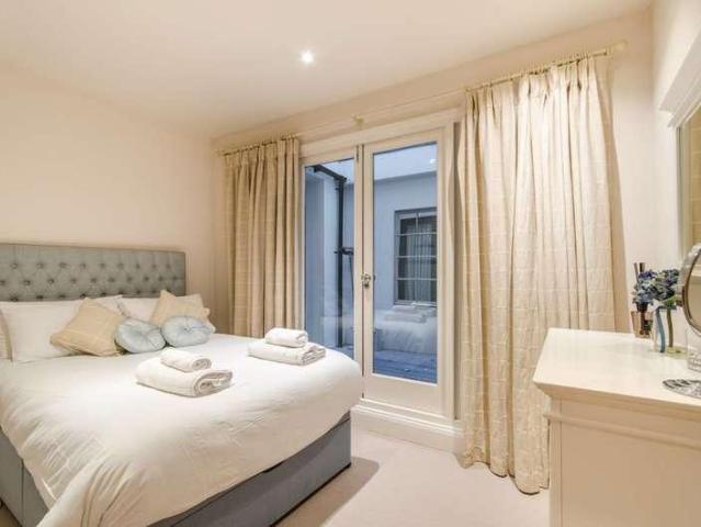 3 bed flat for sale