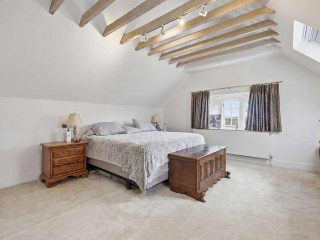 3 bed flat for sale