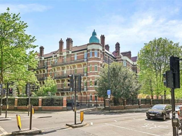 3 bed flat for sale