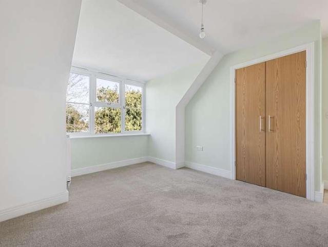3 bed flat for sale
