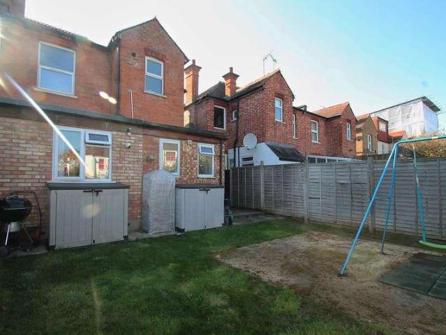 3 bed flat for sale
