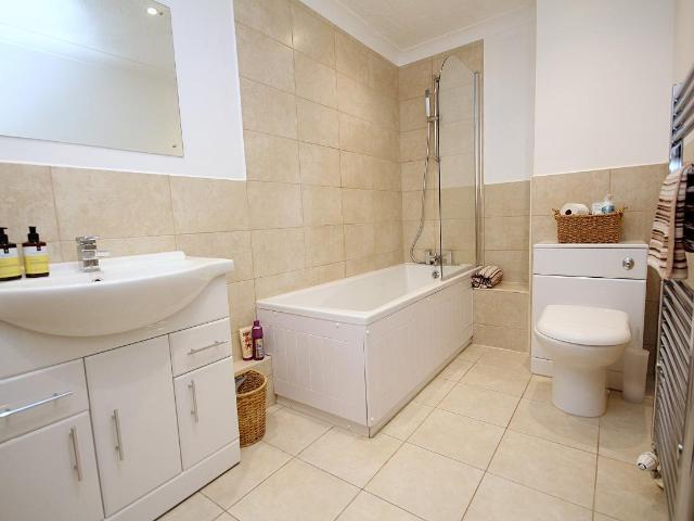 3 bed flat for sale