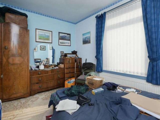 3 bed flat for sale