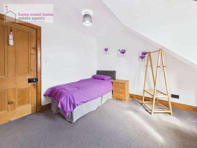 3 bed flat for sale