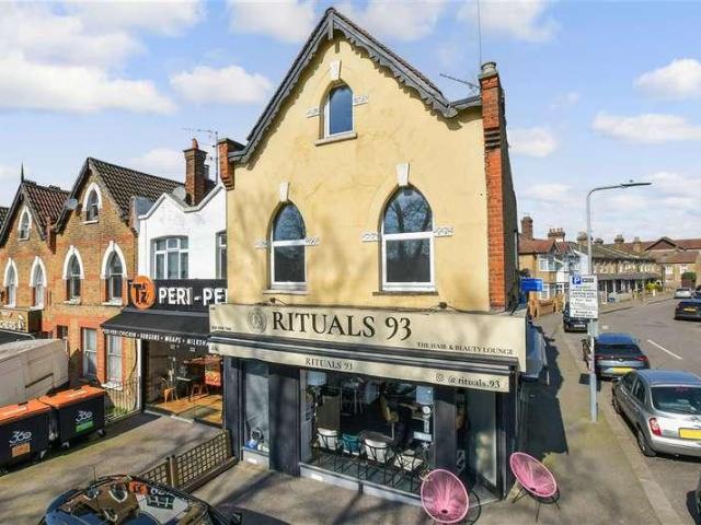 3 bed flat for sale