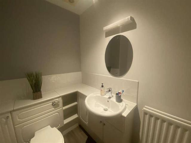 3 bed flat for sale