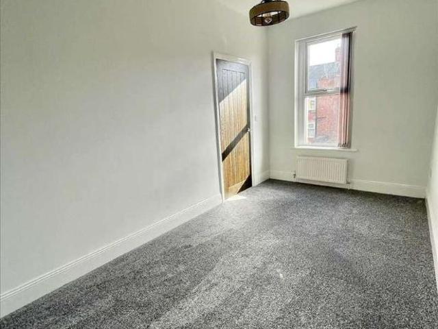 3 bed flat for sale
