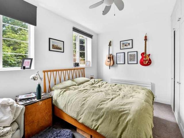 3 bed flat for sale