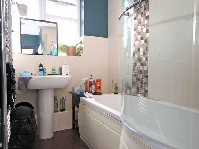 3 bed flat for sale