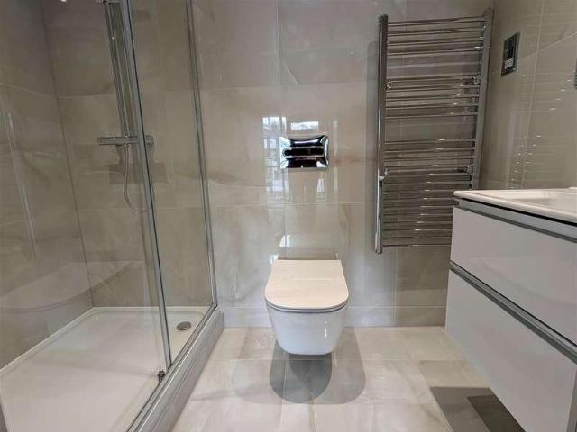 3 bed flat for sale