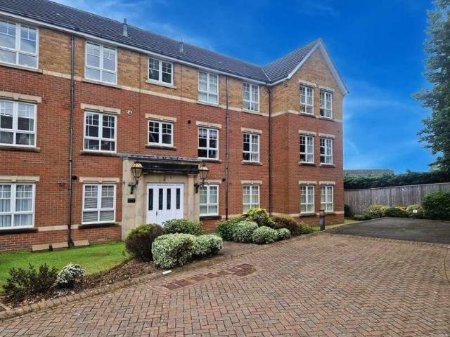3 bed flat for sale