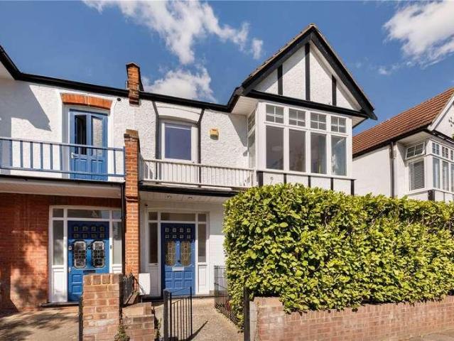 3 bed flat for sale